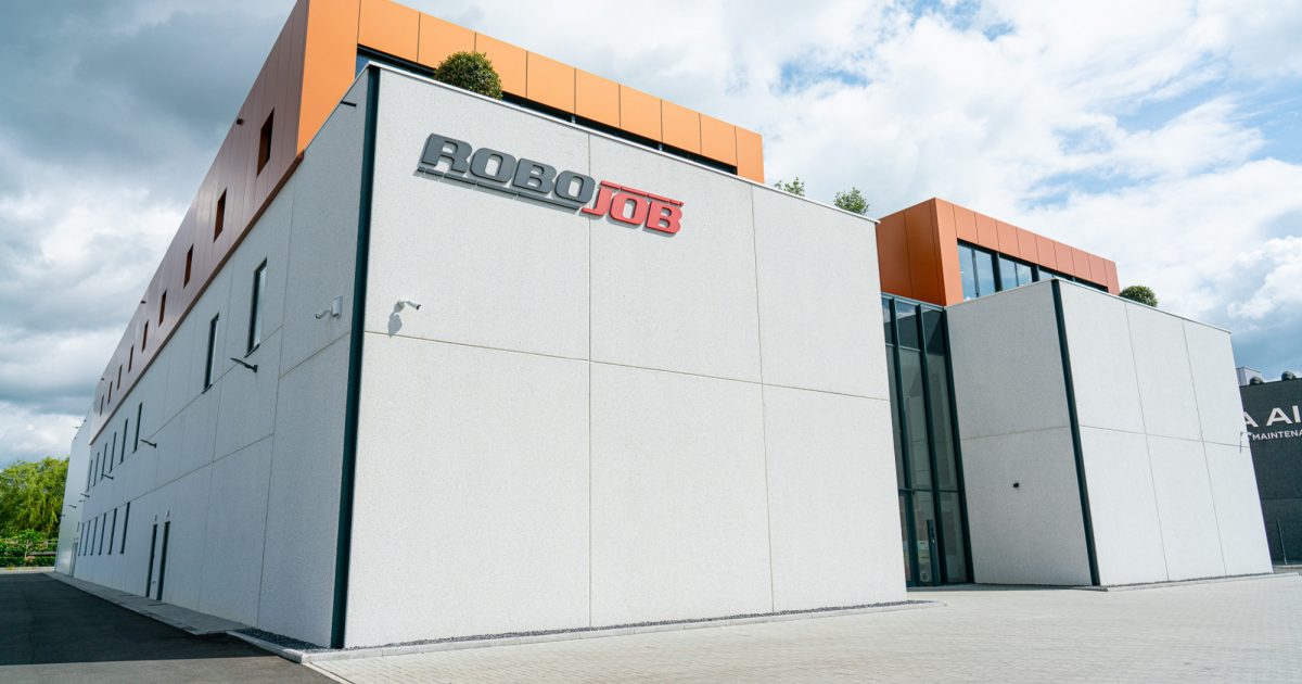DVO | RoboJob huldigt nieuw hoofdkantoor in Heist-op-den-Berg in