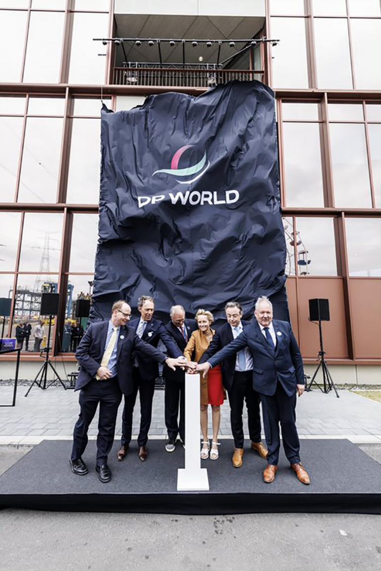 DVO | DP World huldigt nieuw hoofdkantoor op Antwerp Gateway in