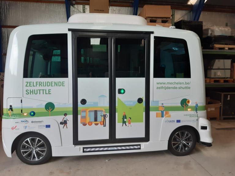 DVO | Eerste autonome shuttle op openbare weg rijdt op bedrijvenpark…