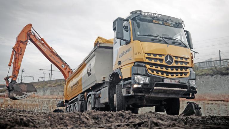 DVO | Aertssen Group bestelt 25 nieuwe Mercedes Benz-trucks voor 2023
