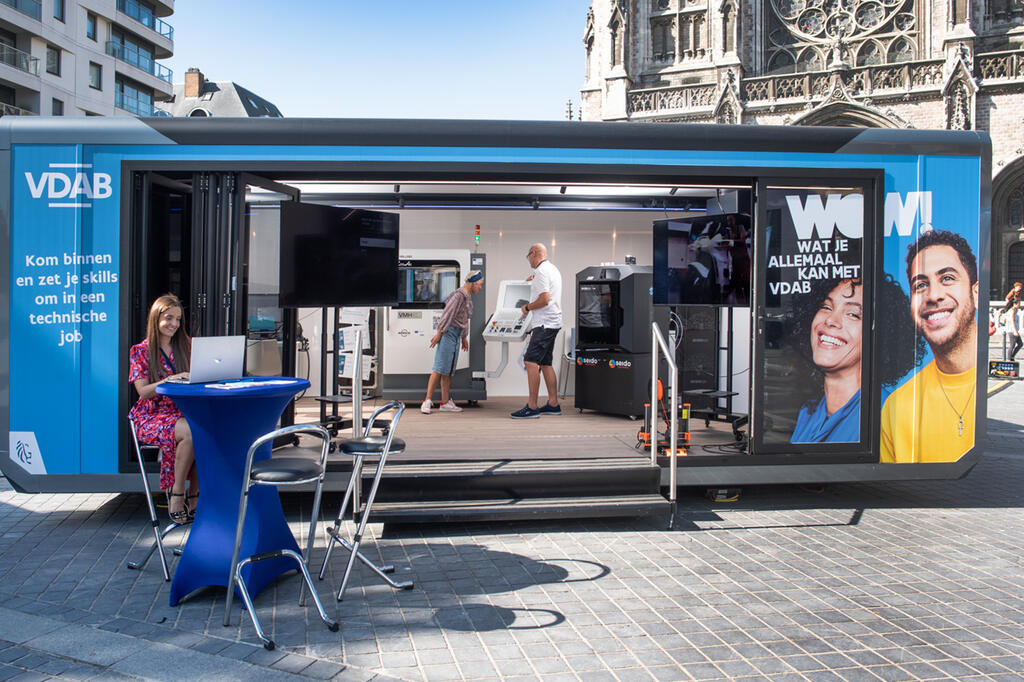 DVO | VDAB ‘on tour’ met mobiele trailers en opleidingen
