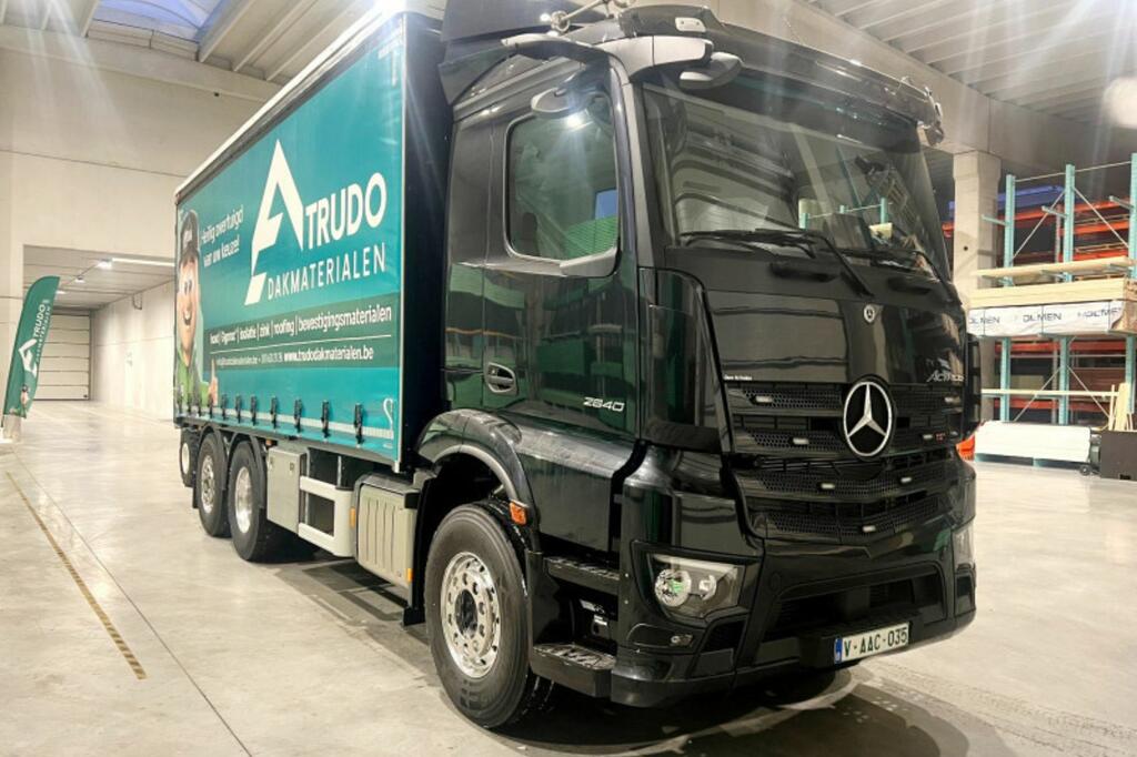 DVO | Trudo Dakmaterialen investeert in Mercedes‑Benz Actros 2540 L…