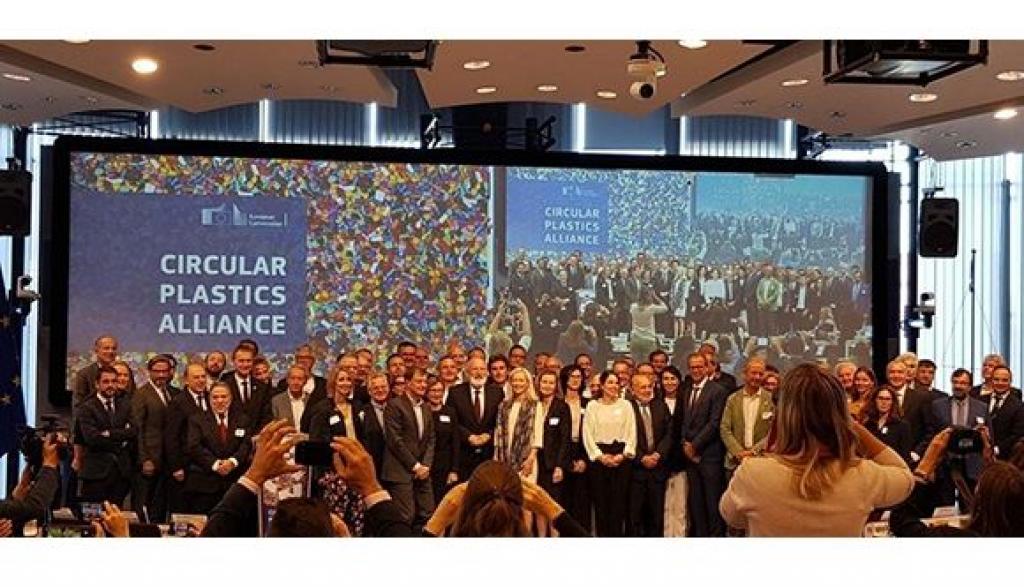 DVO | Europa lanceert Circular Plastics Alliance