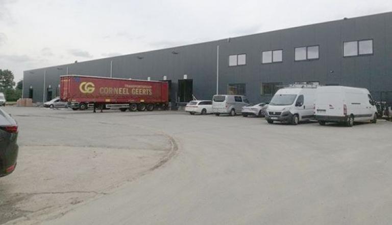 DVO | Corneel Geerts neemt uitgebreide hub in Beernem in gebruik