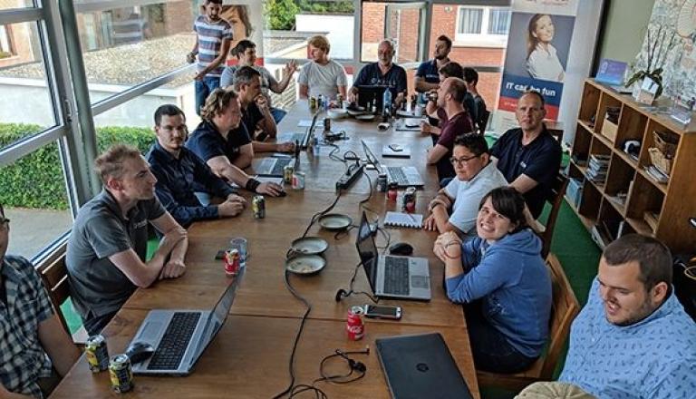 DVO | Accel Computer Service richt Network Operations Center op